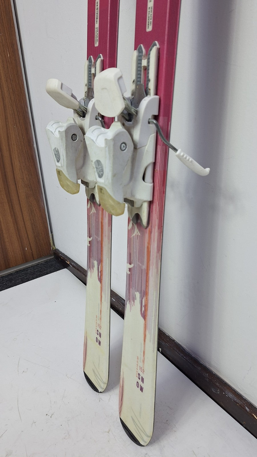 Elan Snow White 152cm Ski + Elan EL 7.5 Bindings Winter Sport Fun ...