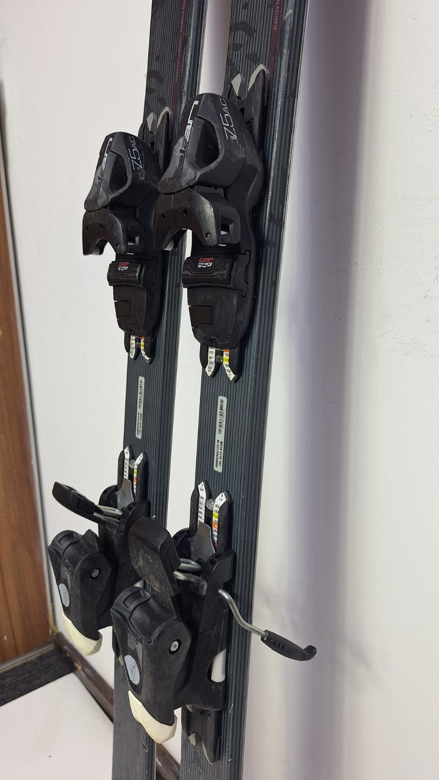 Elan Snow Black 152cm Ski + Elan 7.5 Bindings Winter Sport Fun ...